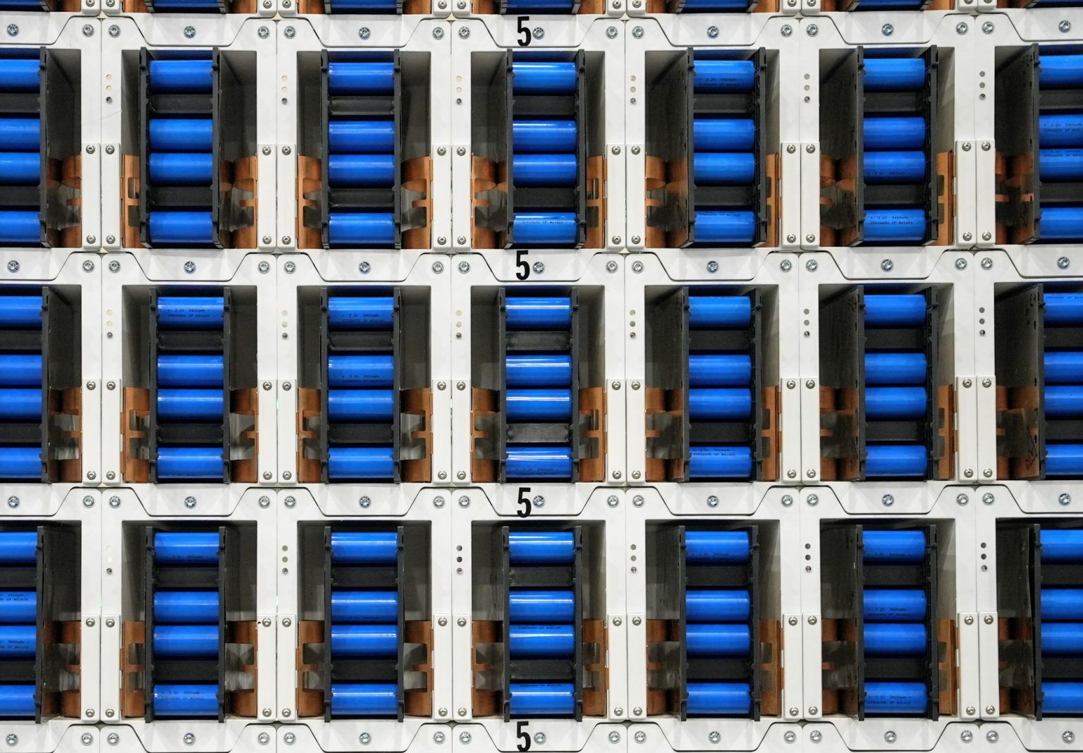 What Is A Battery Life Cycle? | Dragonfly Energy