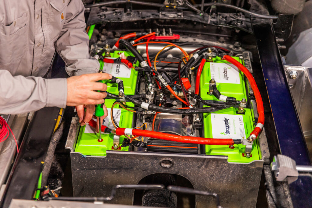 What is the Best APU for Your Long-Haul Truck Sleeper Cabin ...